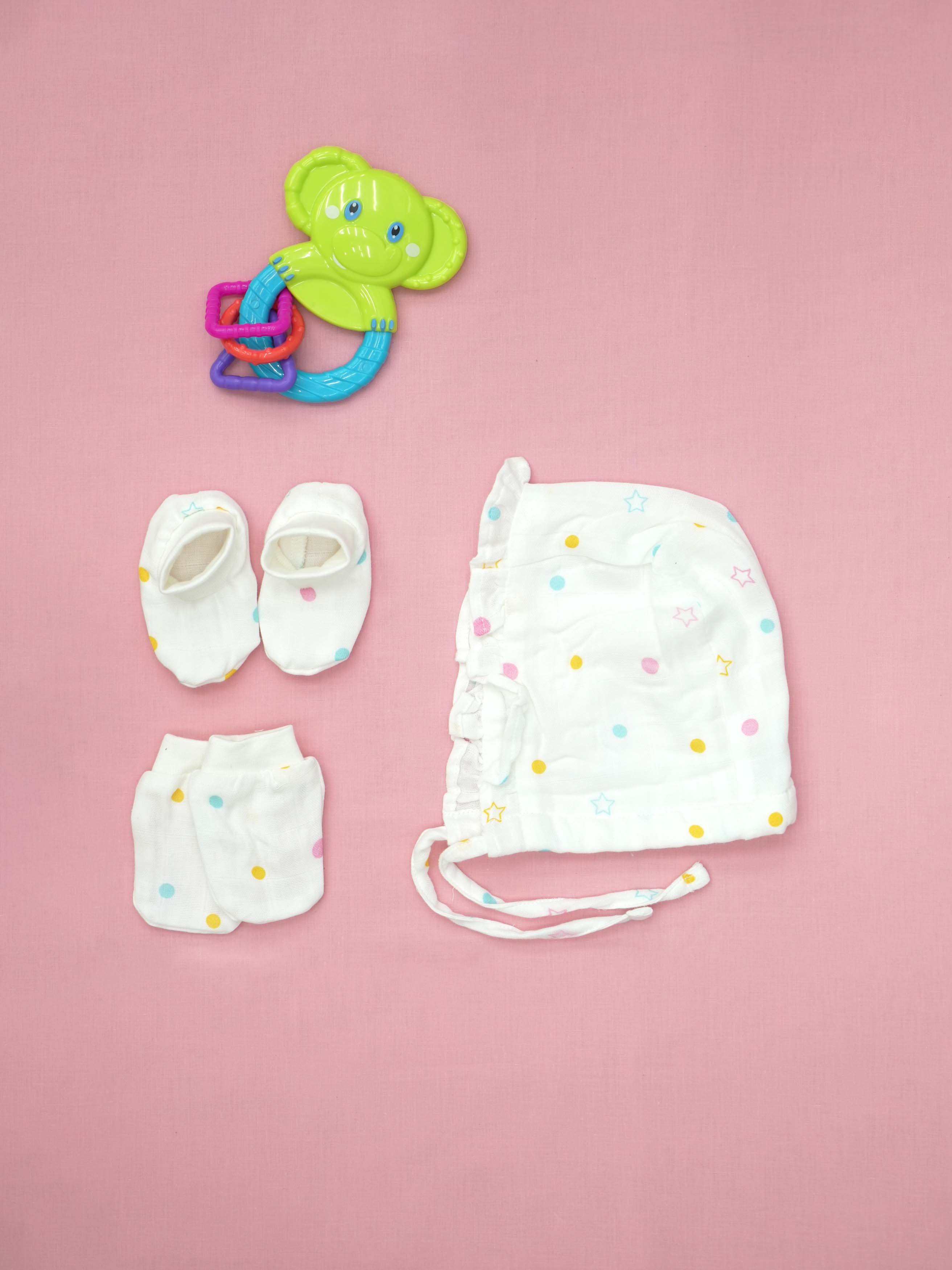 FIRSTIN Muslin Cap (Frill), Mittens & Booties Set - Dwarf Star ...